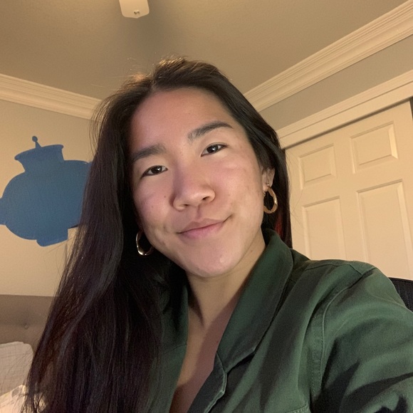 Lilly's Closet (@lilly_lim) | Poshmark